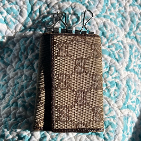 Gucci | Cell Phones & Accessories | Gucci Beige Monogram Key Case ...